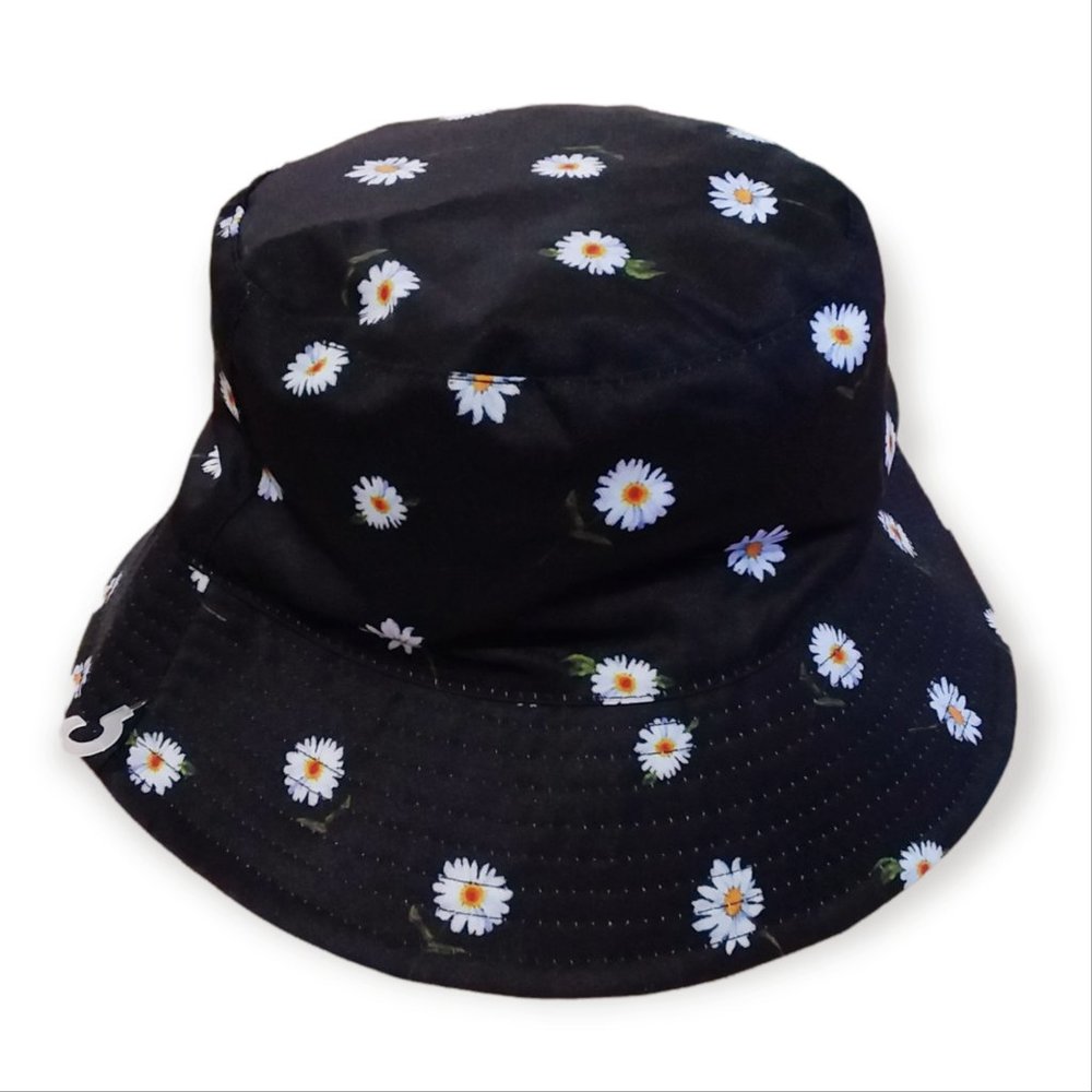 Alice + Olivia Fabfitfun Reversable Bucket Hat Daisey… - Gem